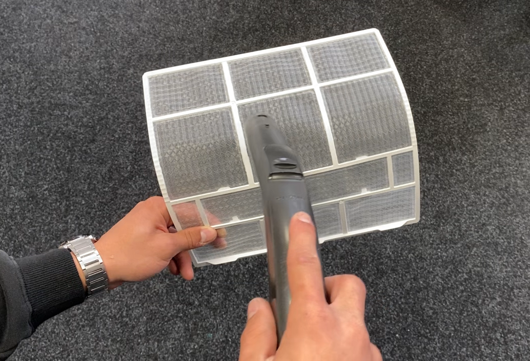 Stappenplan: Zo maak je de filters van je airco schoon - Airco Webwinkel
